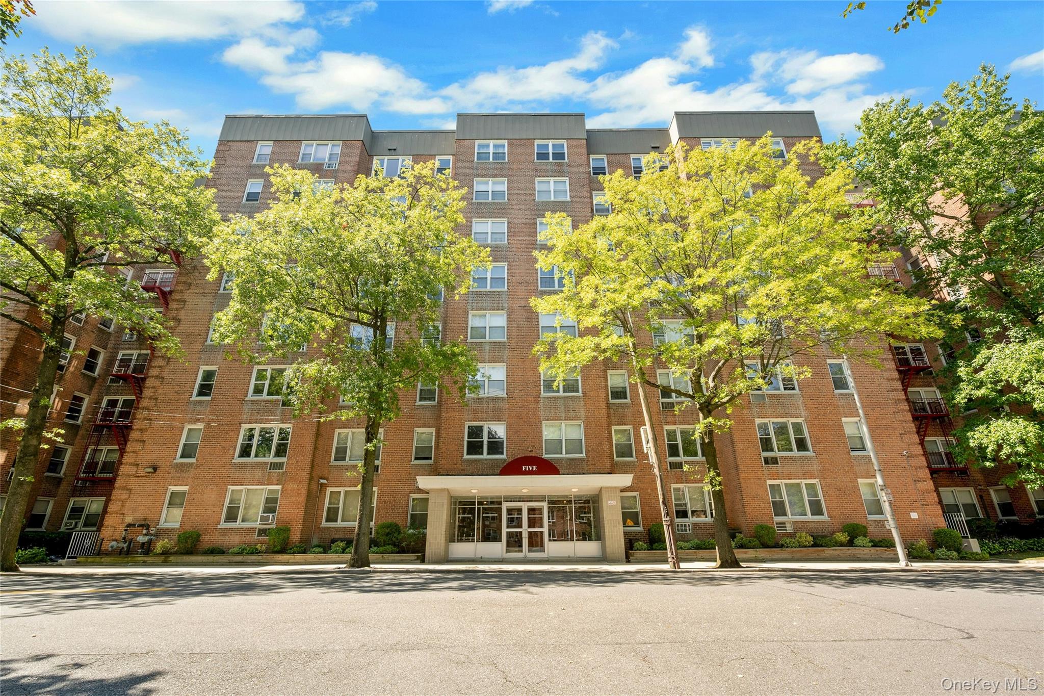 5 Sadore Ln #3S, Yonkers, NY 10710 | MLS# 903702 | Houzeo