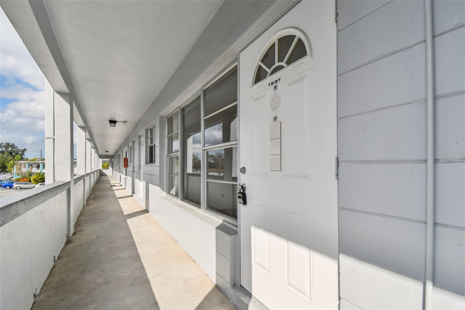 4300 58th St N #1907, Kenneth City, FL 33709 | MLS# TB8427394 | Houzeo