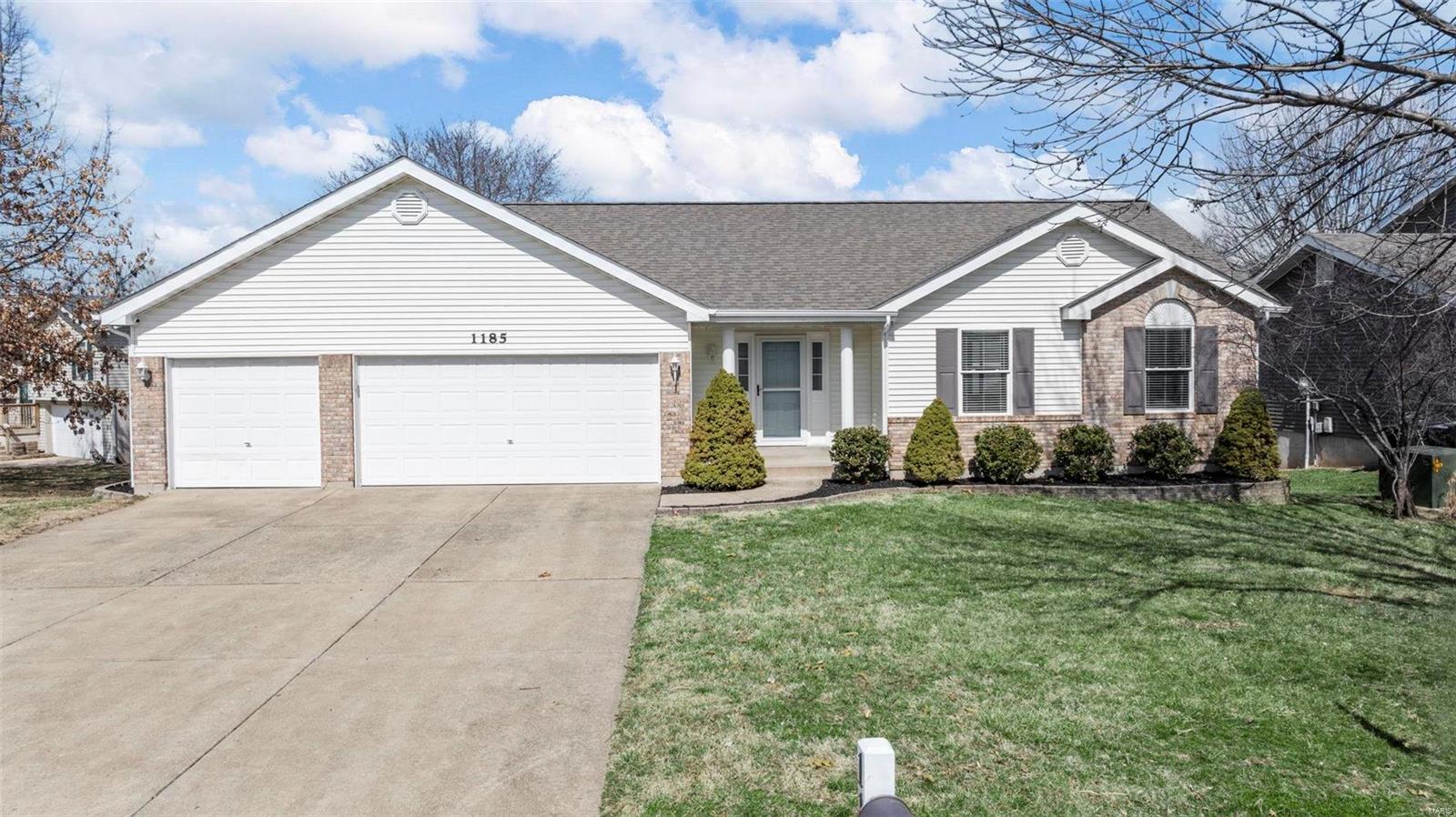 1185 Danielle Elizabeth Ct, O'fallon, MO 63366 | MLS# MIS25013251 | Houzeo