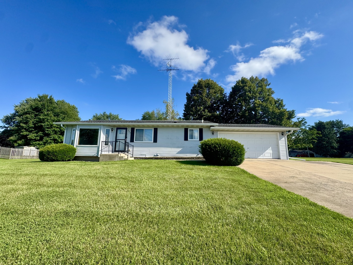 602 E Cherry Ave, Cherry, IL 61317 | MLS# 12295219 | Houzeo