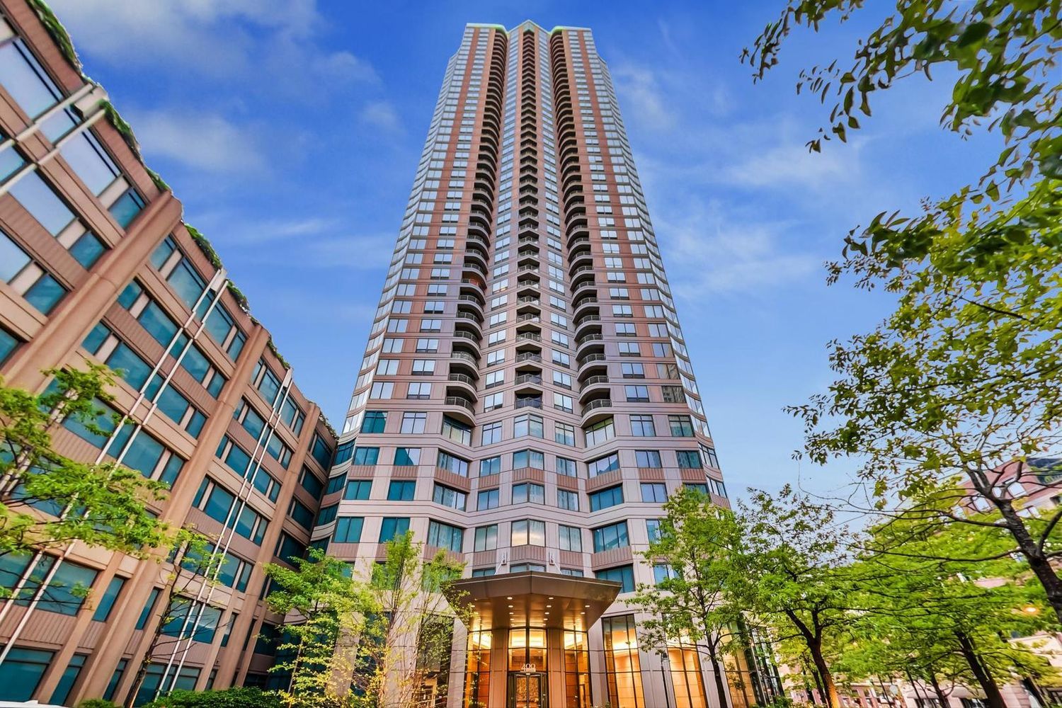 400 N La Salle Dr #4208, Chicago, IL 60654 | MLS# 12545274 | Houzeo
